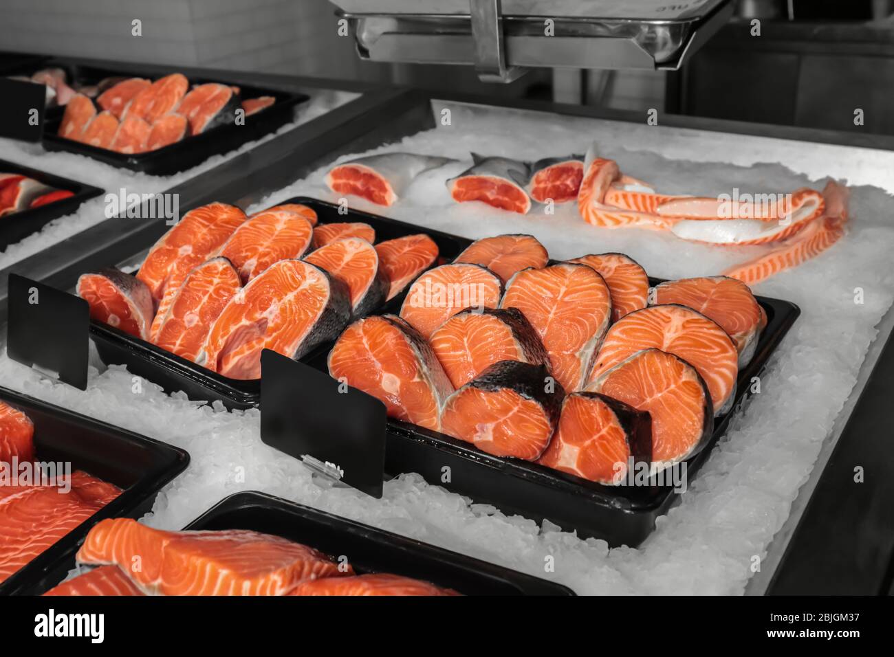 Fresh fish in supermarket Stock Photo - Alamy
