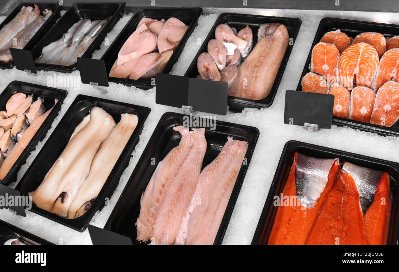 Fresh fish in supermarket Stock Photo - Alamy