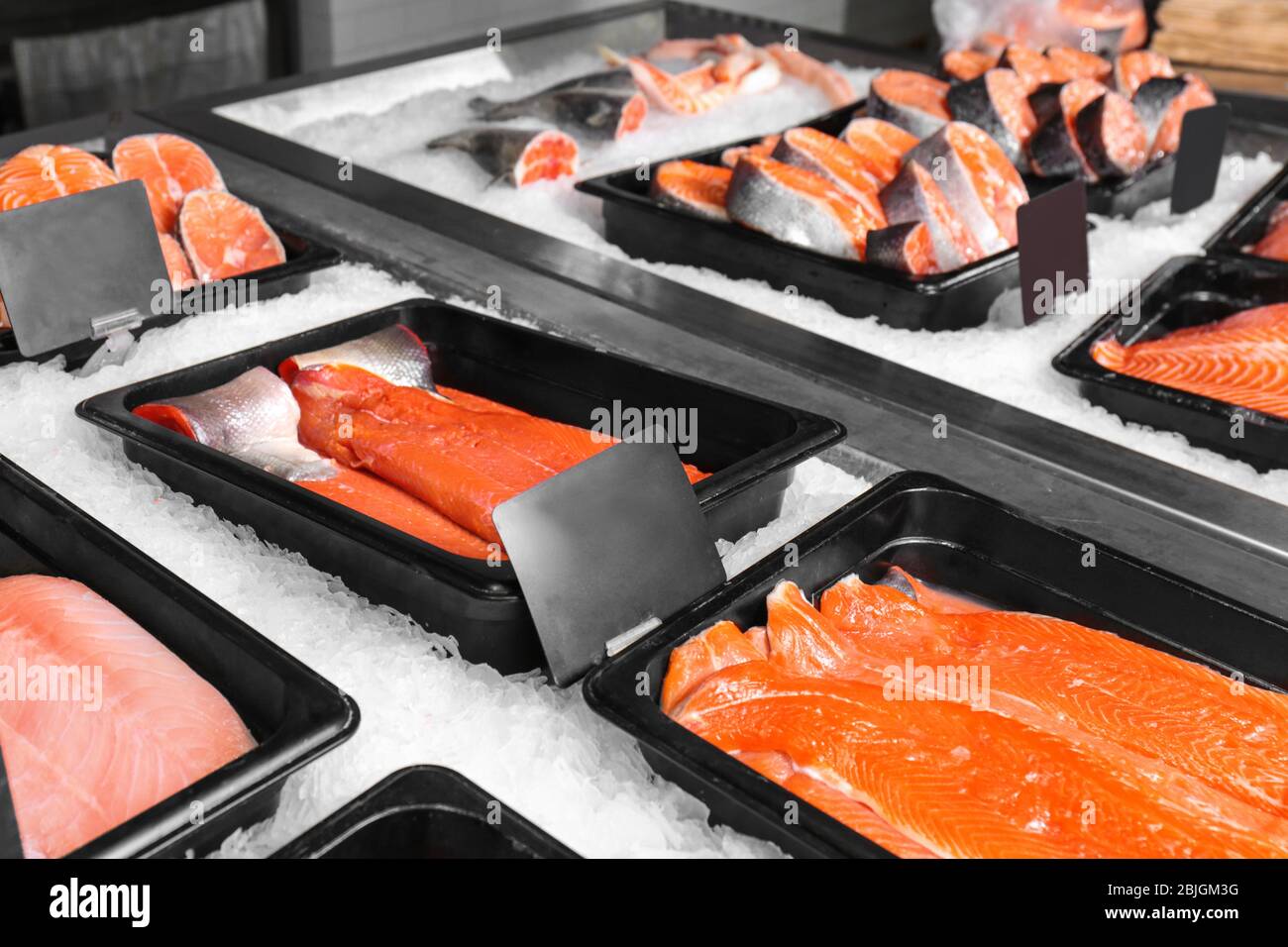 Fresh fish in supermarket Stock Photo - Alamy