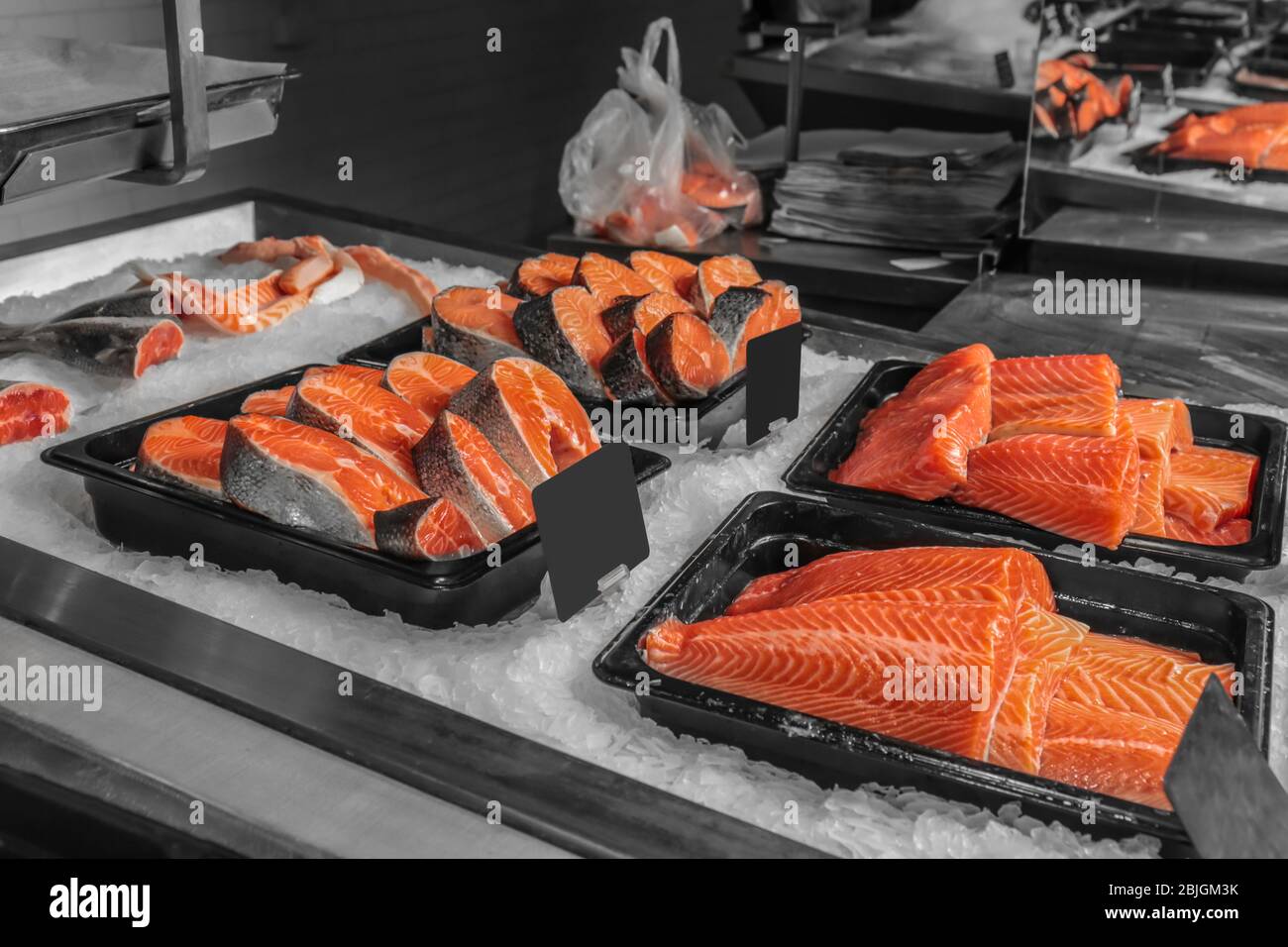 Fresh fish in supermarket Stock Photo - Alamy
