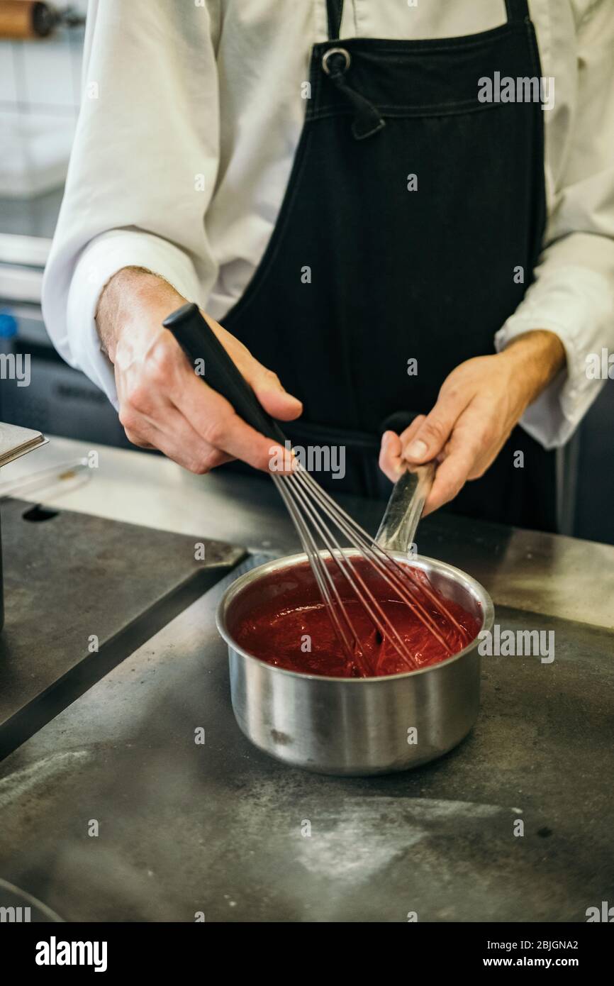 Kitchen uniform hi-res stock photography and images - Alamy