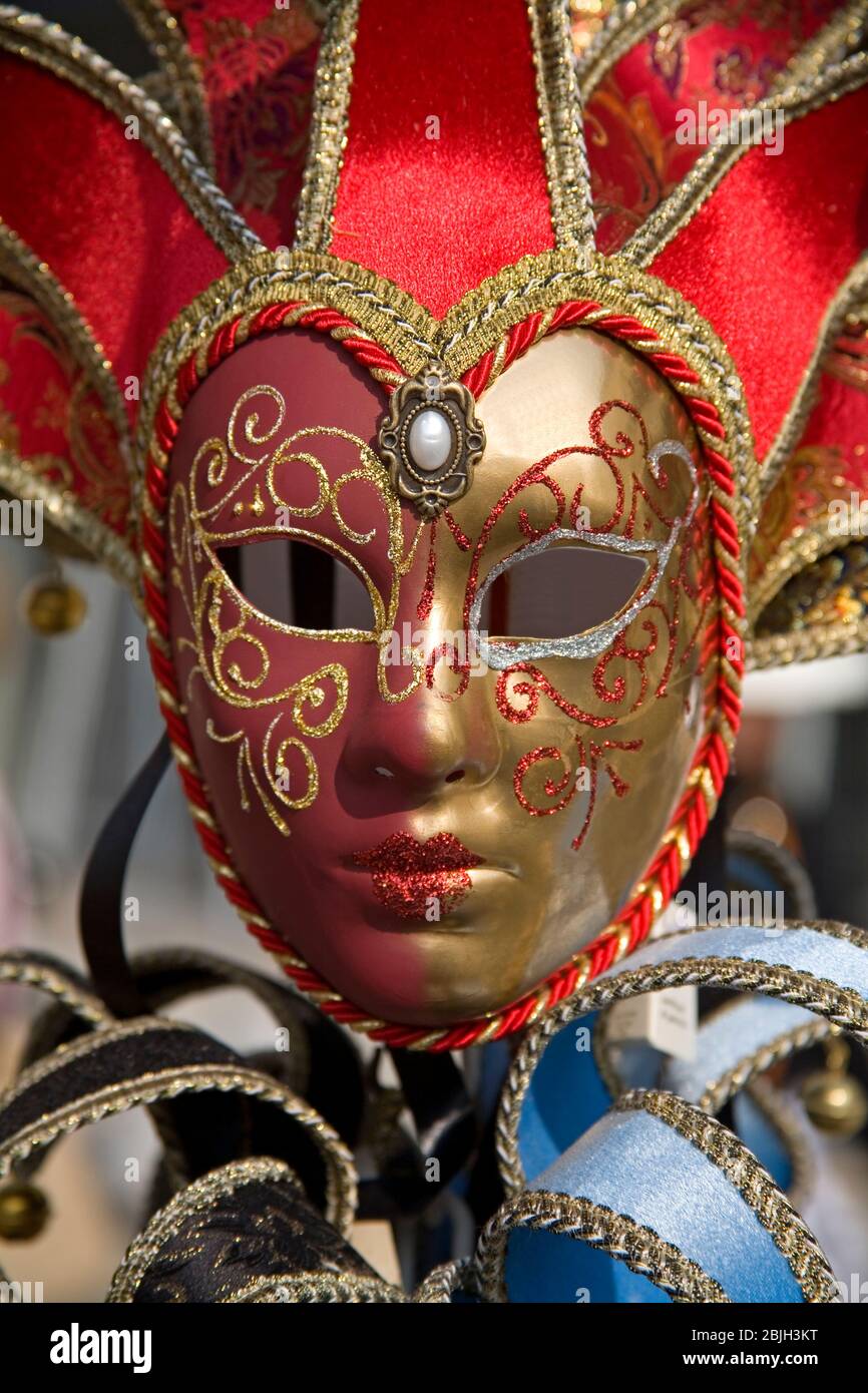 Mask vendor hi-res stock photography and images - Alamy