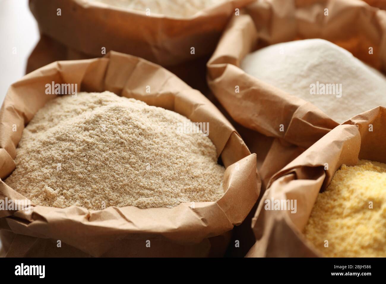Paper bags of flour hi-res stock photography and images - Alamy