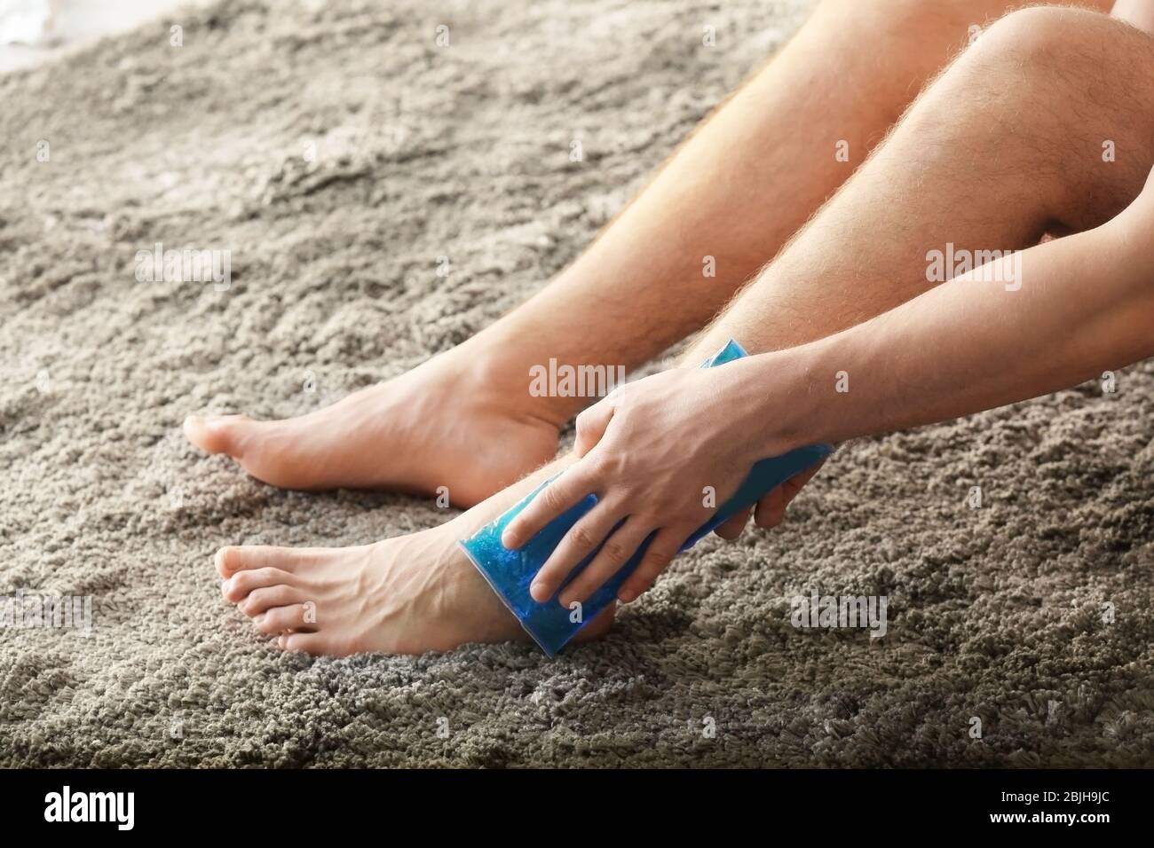 Cold hands feet hi-res stock photography and images - Alamy