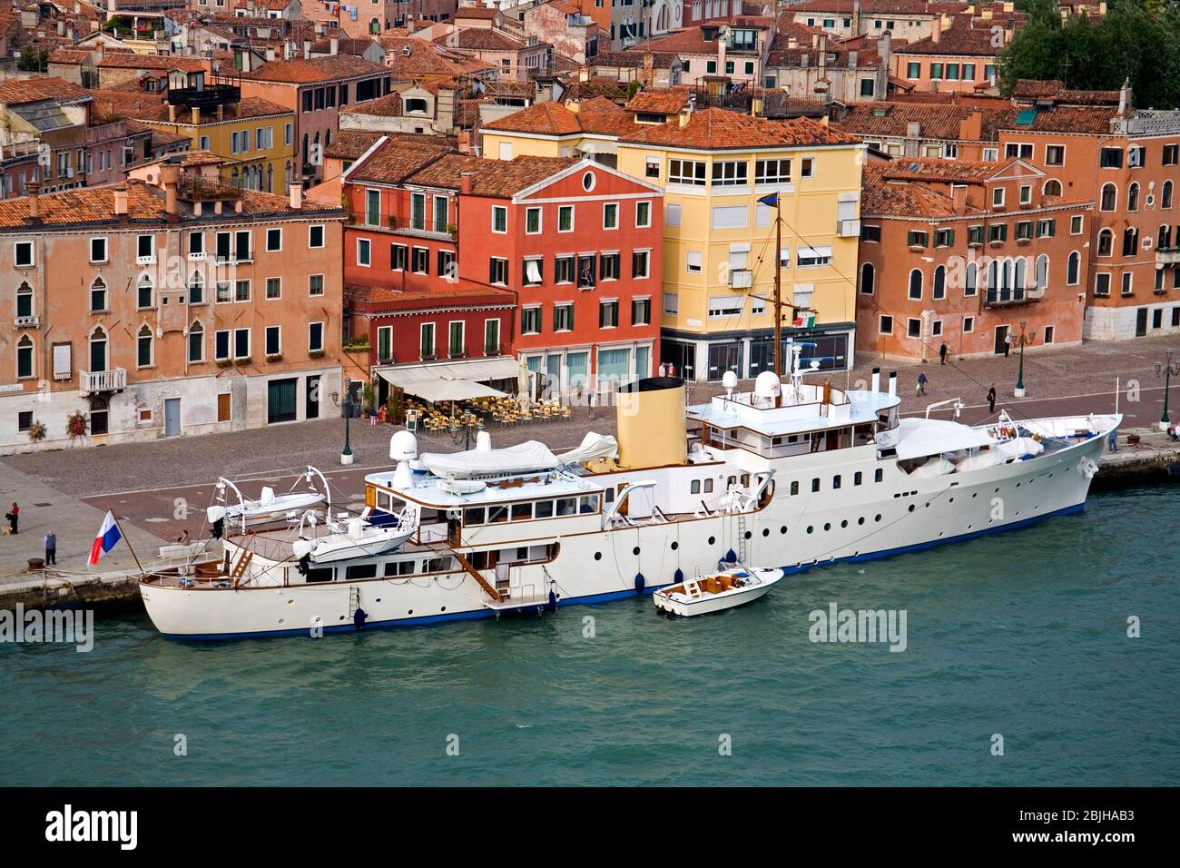 Ship docked by Riva degli Schiavoni, Castello District, Venice, Italy ...