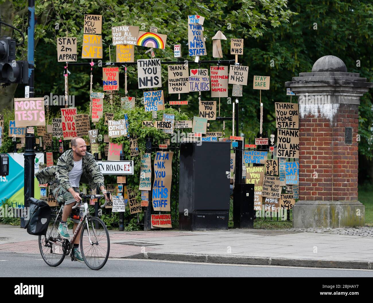 Artist peter liversidge hi-res stock photography and images - Alamy