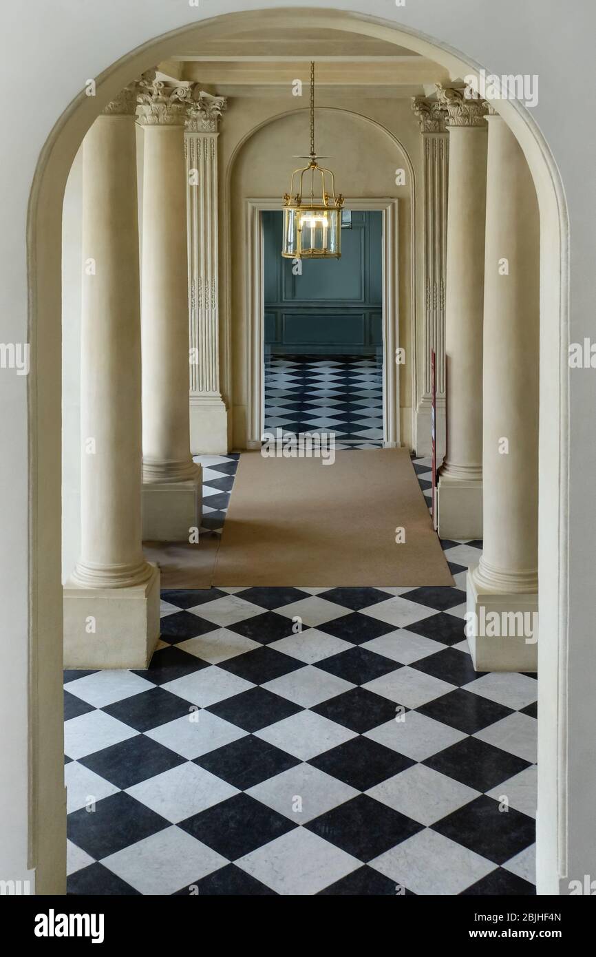 Interior in neoclassical style with columns Stock Photo - Alamy