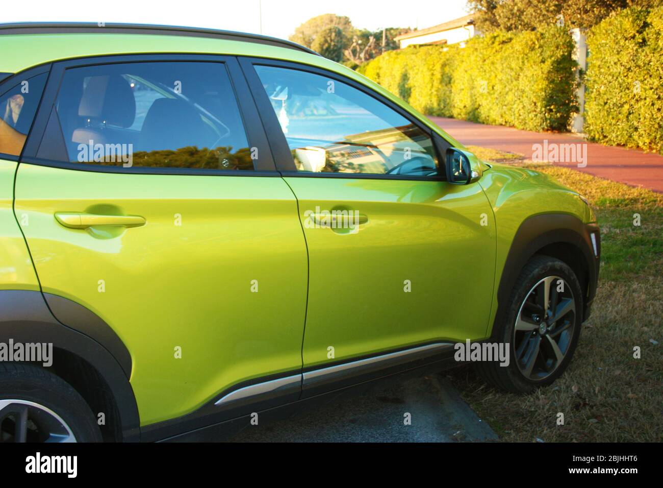 Lemon color car hi-res stock photography and images - Alamy