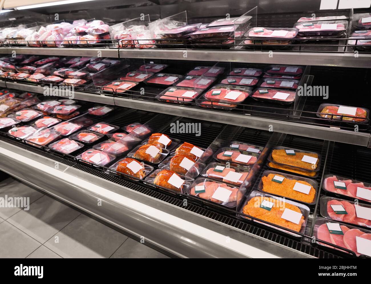 Shelves with fresh meat in supermarket Stock Photo - Alamy