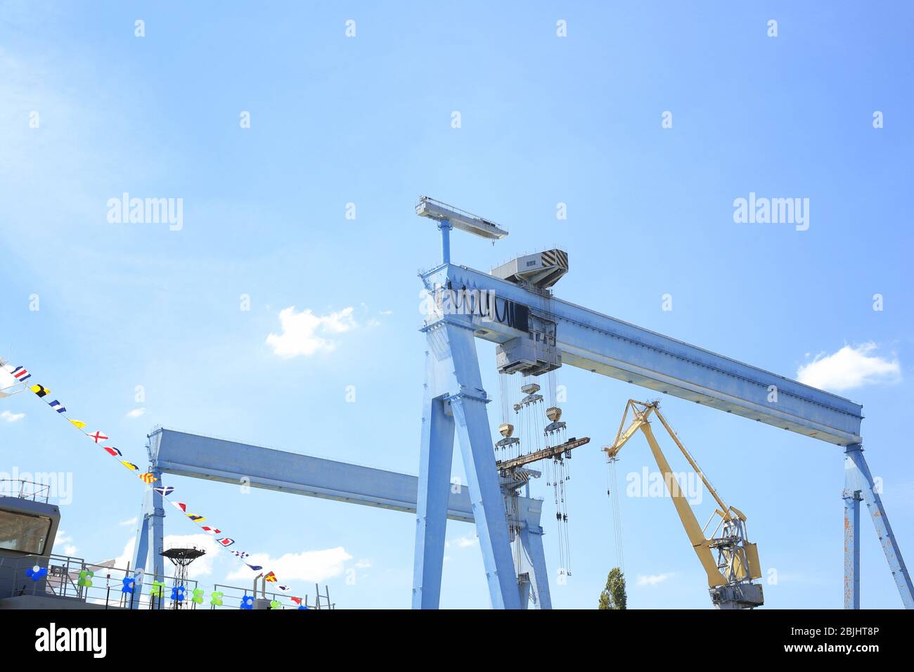 Different cranes hi-res stock photography and images - Alamy