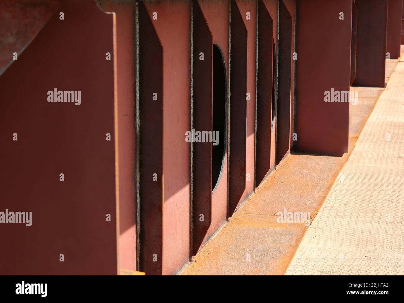 Assembly of vessel in dockyard Stock Photo - Alamy