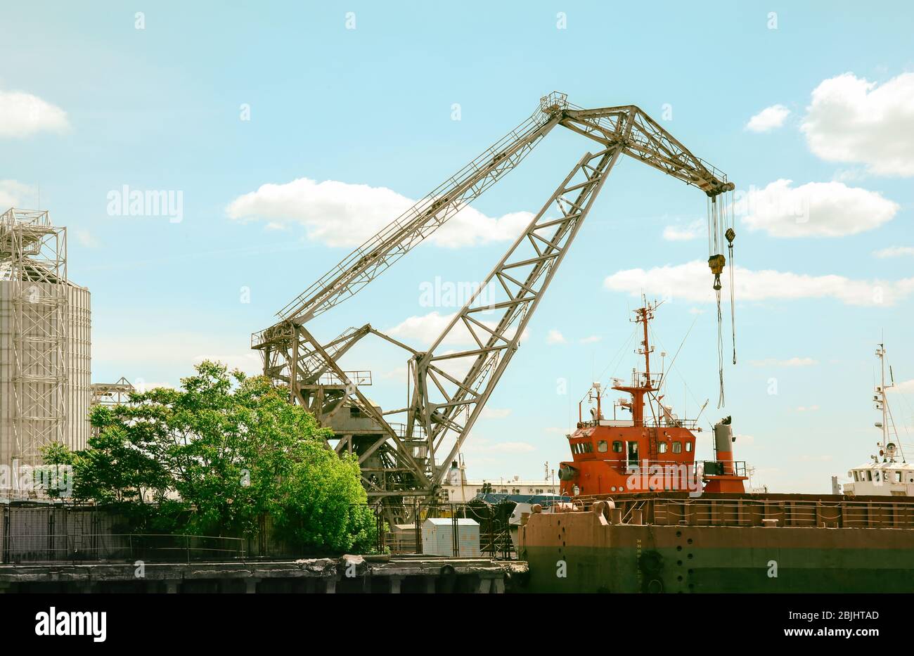 View of modern sea port Stock Photo - Alamy