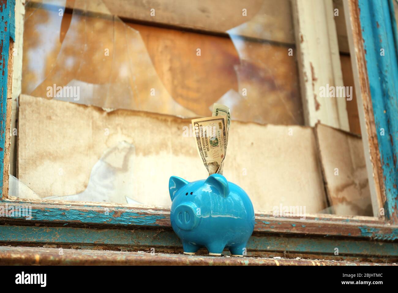 Removing glass facade hi-res stock photography and images - Alamy