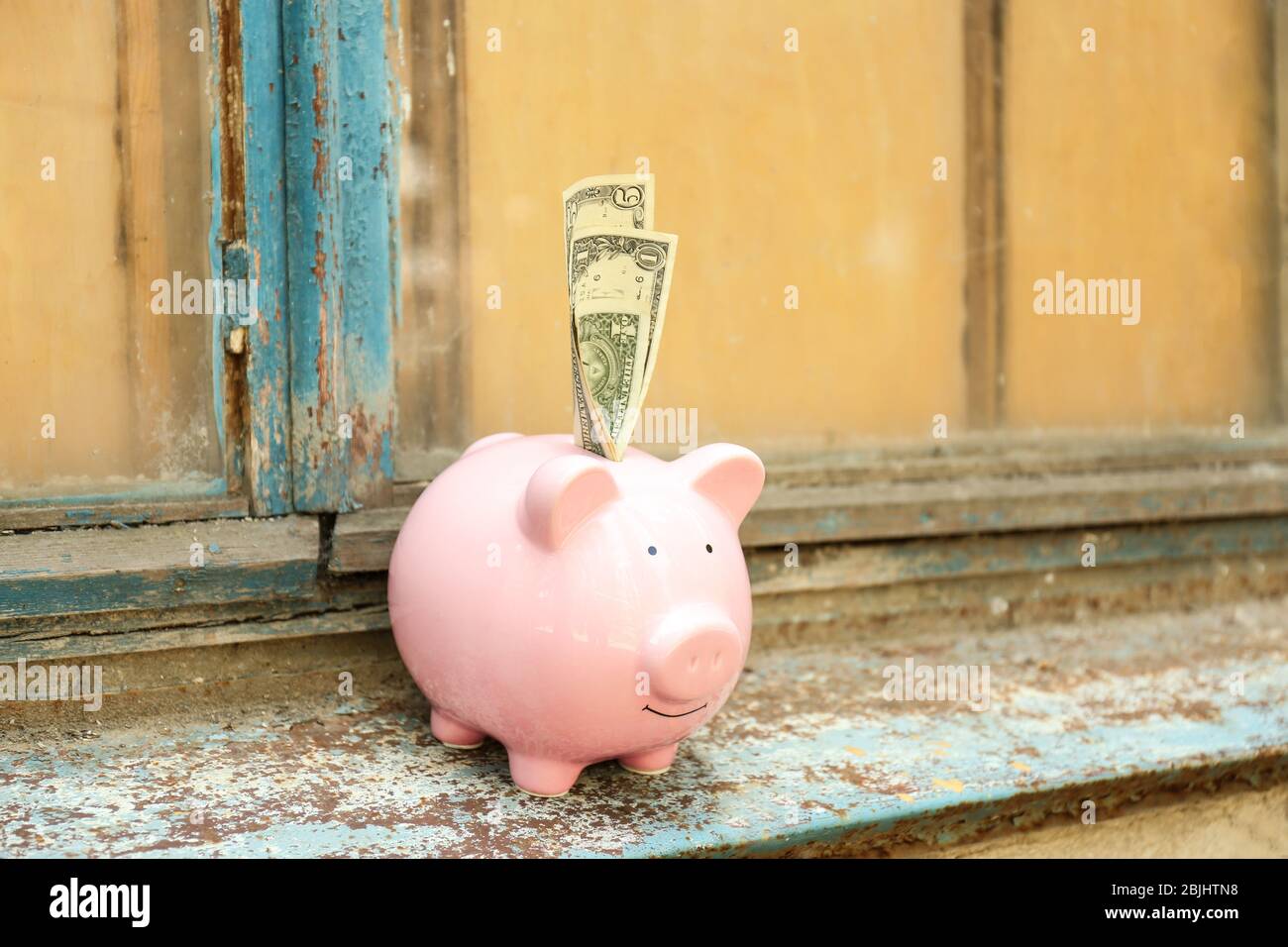 Removing glass facade hi-res stock photography and images - Alamy