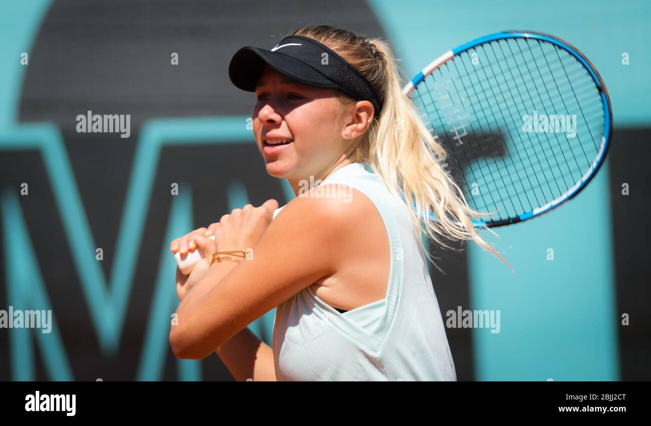 Amanda Anisimova of the United States in action during qualifications ...