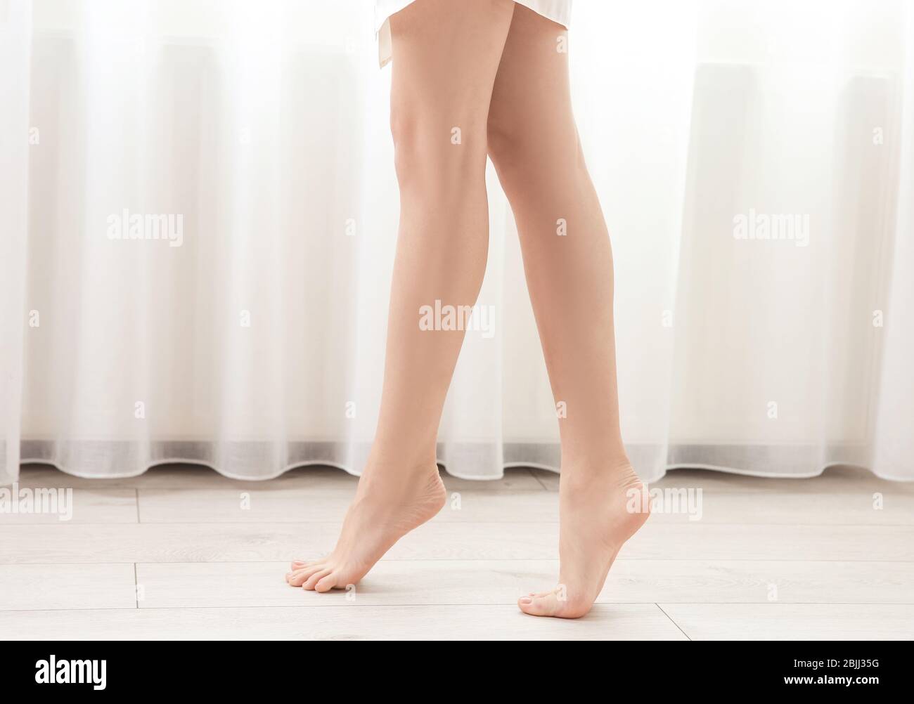 Perfect smooth legs woman hi-res stock photography and images - Alamy
