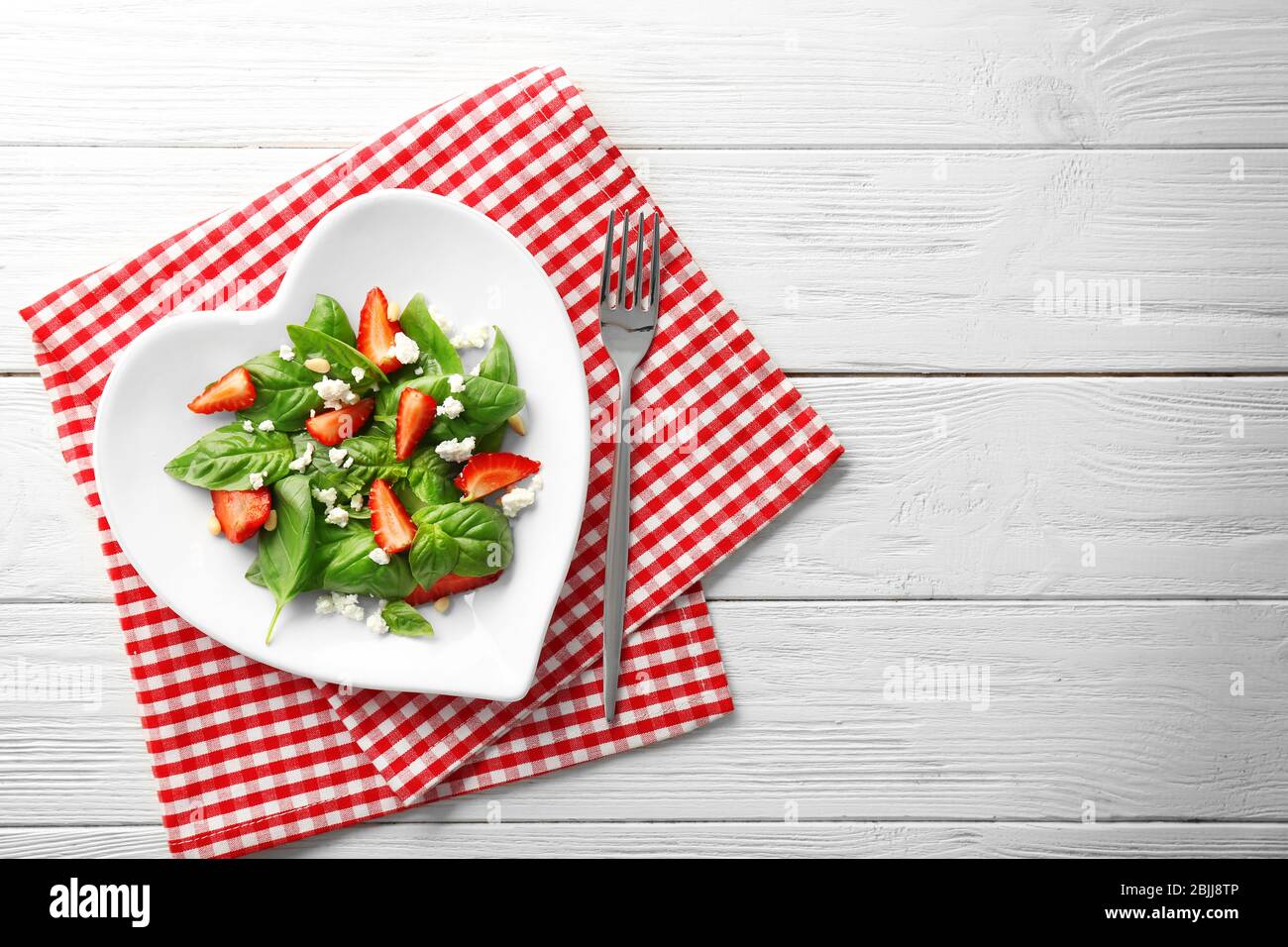 Love spinach heart green hi-res stock photography and images - Alamy