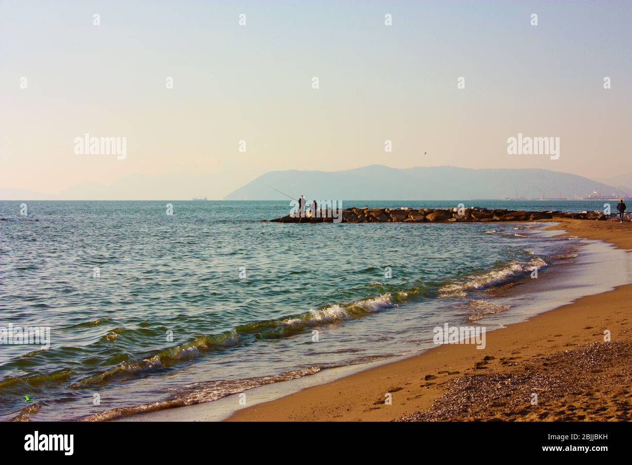 Surf lined rocks hi-res stock photography and images - Alamy