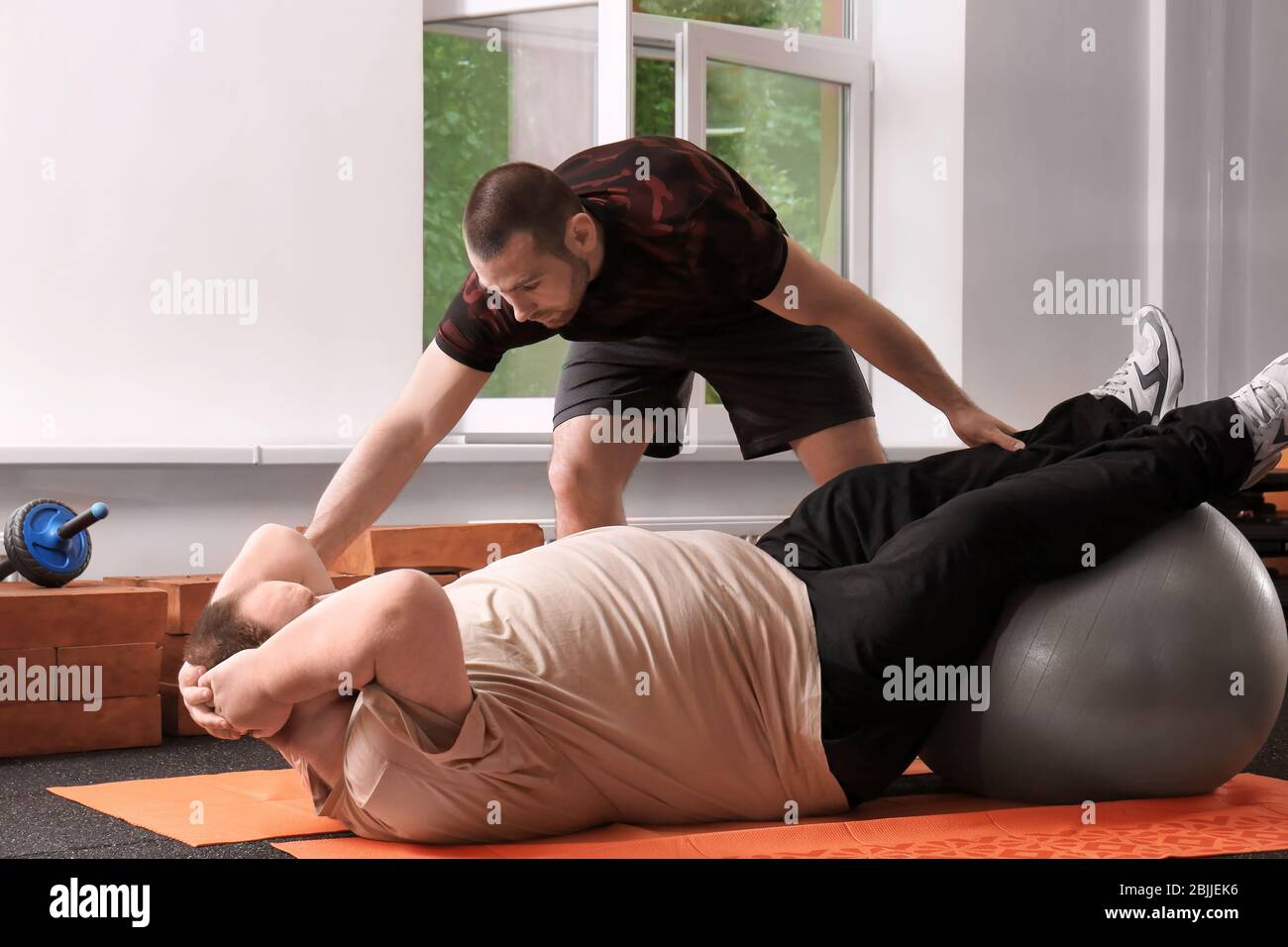 Fat men gym hi-res stock photography and images - Alamy