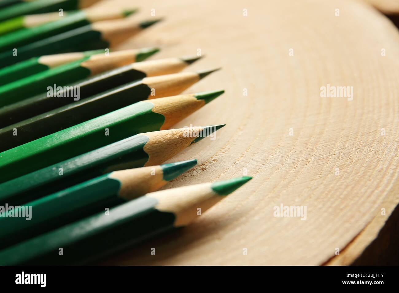 Different shades of green pencils hi-res stock photography and images ...