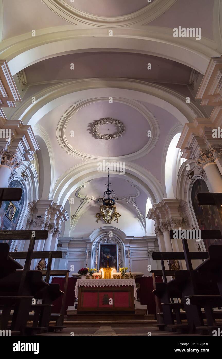 Interior small chapel inside cathedral hi-res stock photography and ...