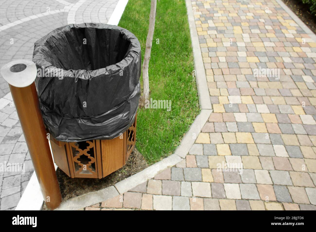 Litter bin outdoors Stock Photo - Alamy