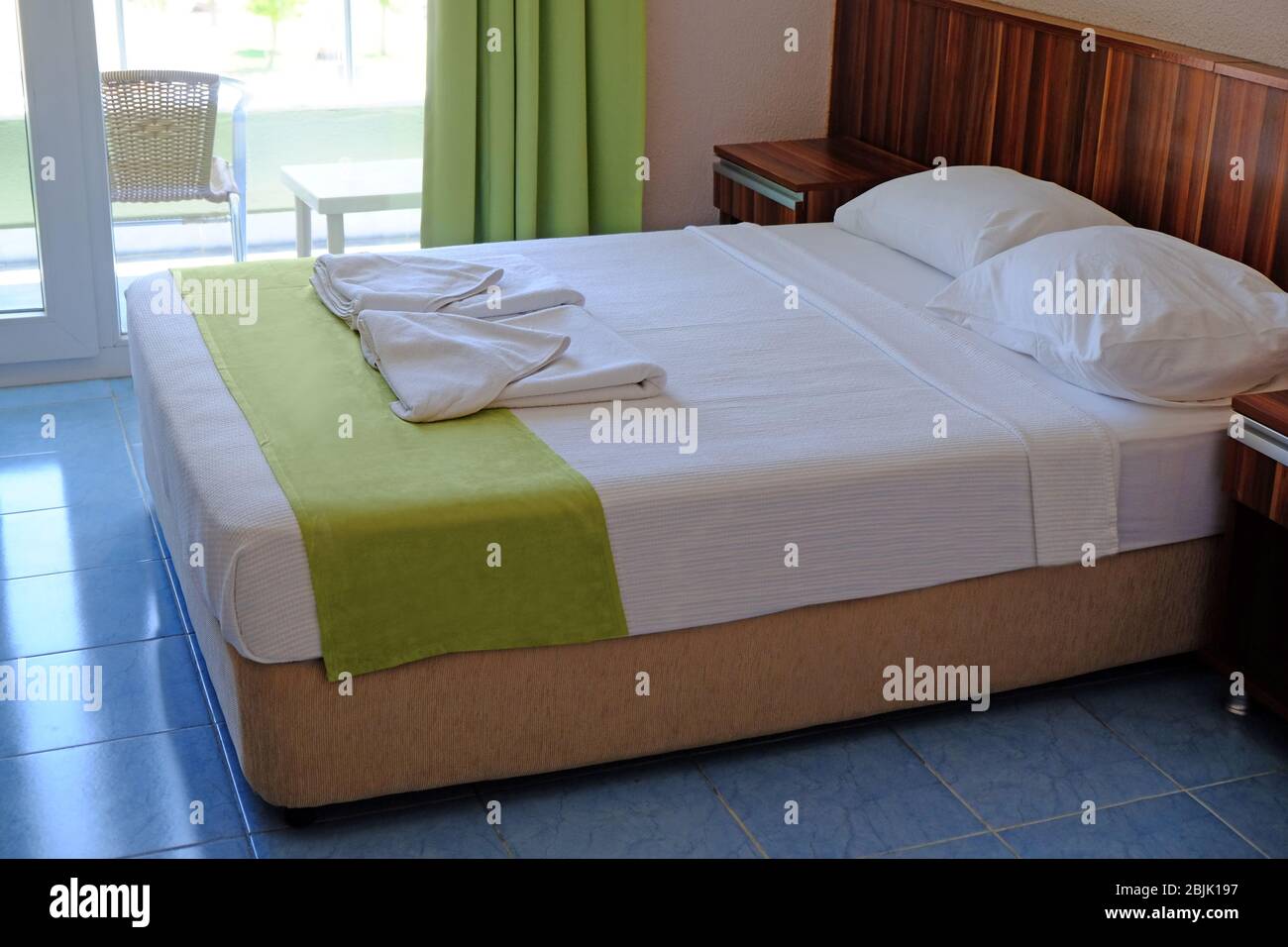 Made up bed hi-res stock photography and images - Alamy