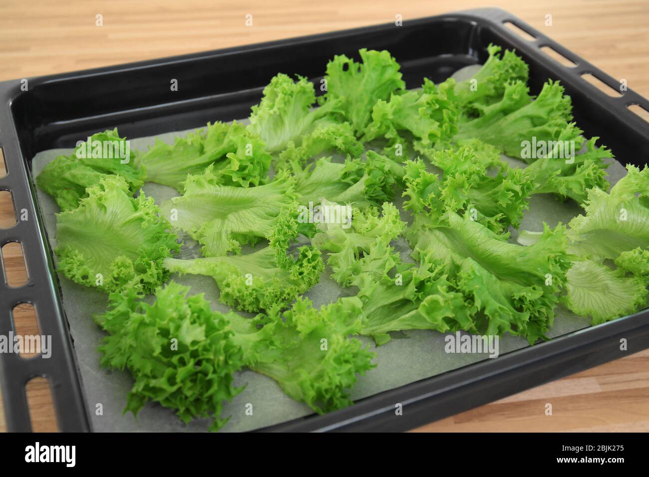 Tray of lettuce hi-res stock photography and images - Alamy