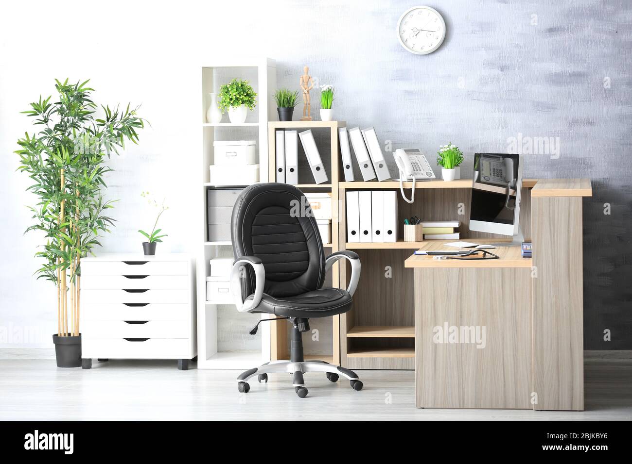 Empty reception desk indoors Stock Photo - Alamy