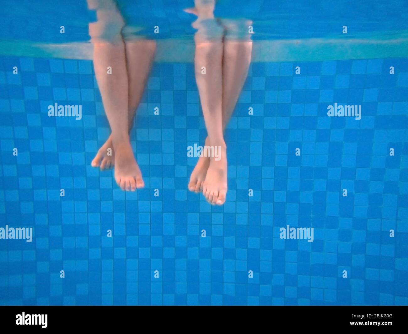 Underwater legs pool hi-res stock photography and images - Alamy