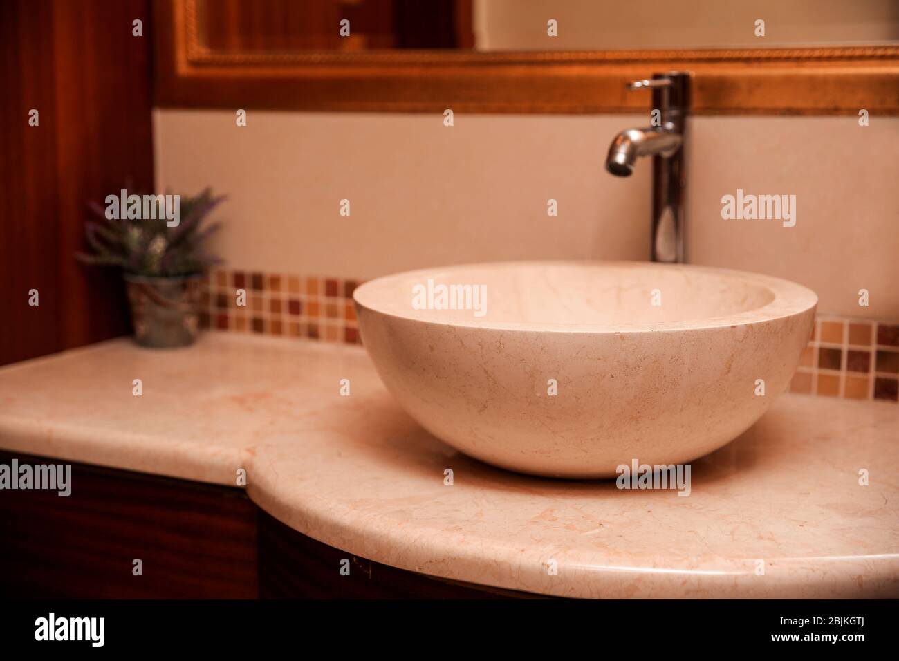 Beautiful sink hi-res stock photography and images - Alamy