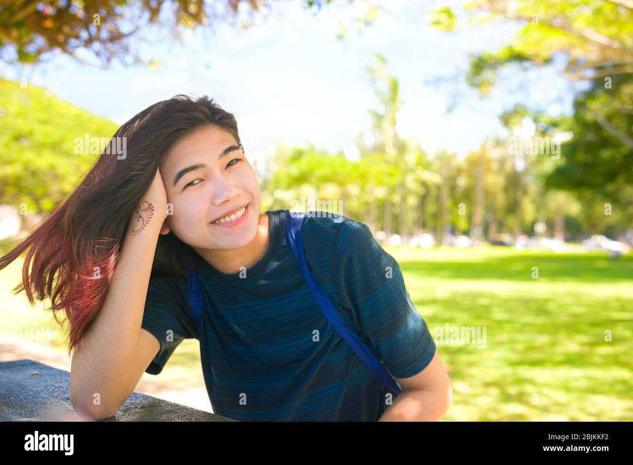 Leaning head hand hi-res stock photography and images - Alamy