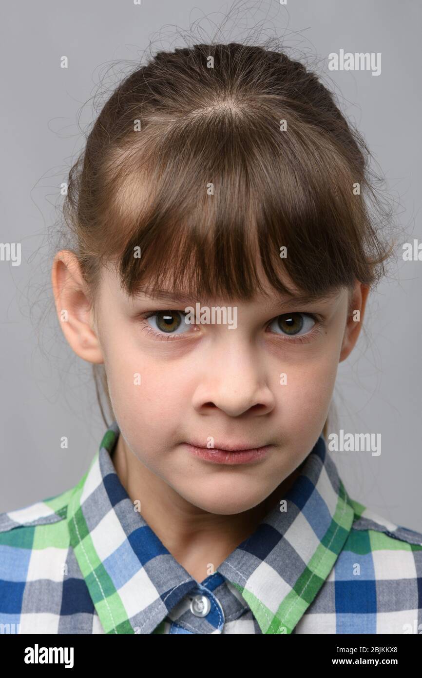 Children looking nervous hi-res stock photography and images - Alamy