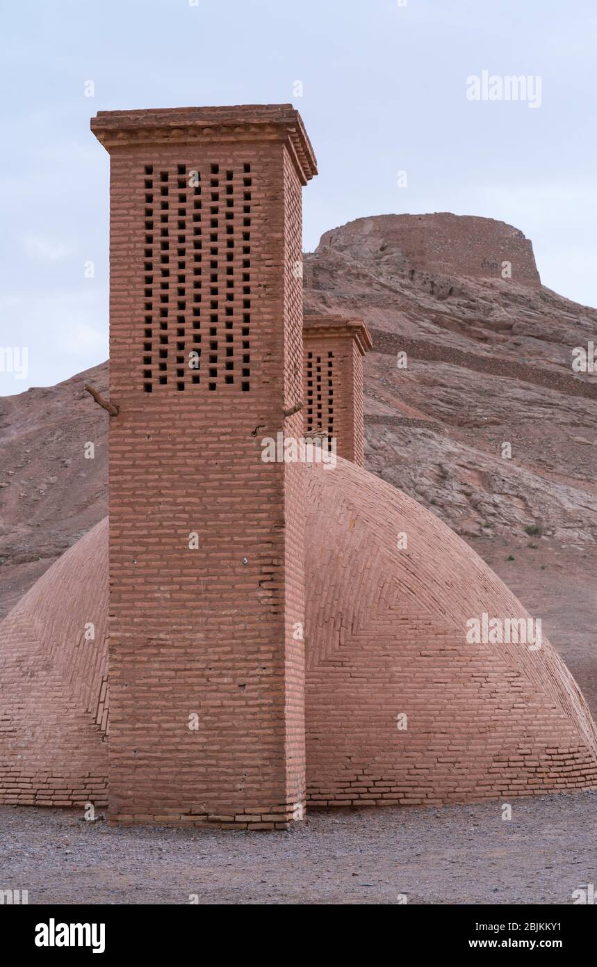Zoroastrian architecture hi-res stock photography and images - Alamy