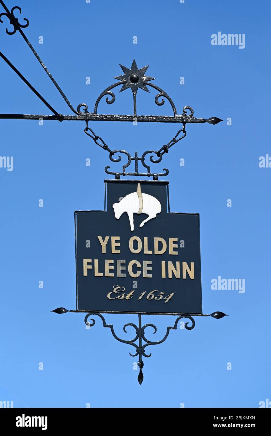Ye olde fleece inn hi-res stock photography and images - Alamy
