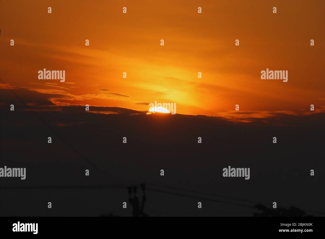 Bright yellow sky hi-res stock photography and images - Alamy