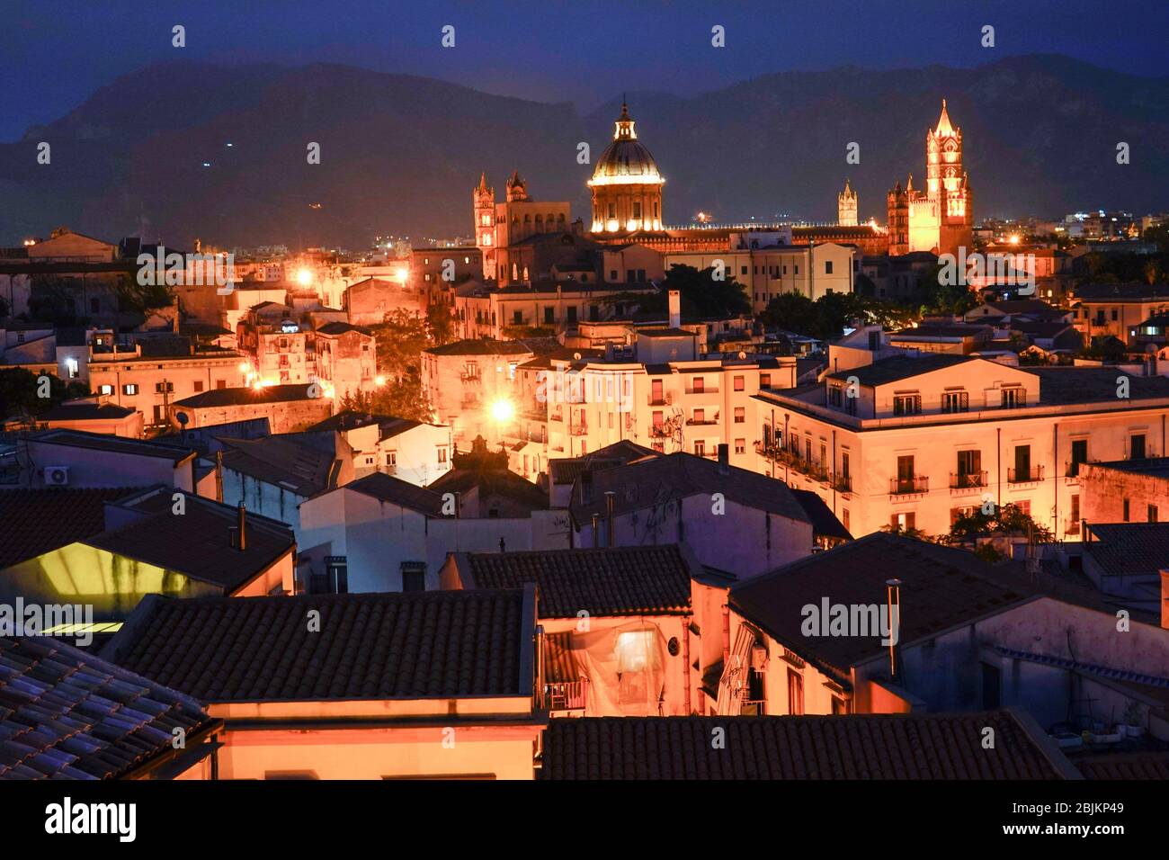 Palermo night city hi-res stock photography and images - Alamy