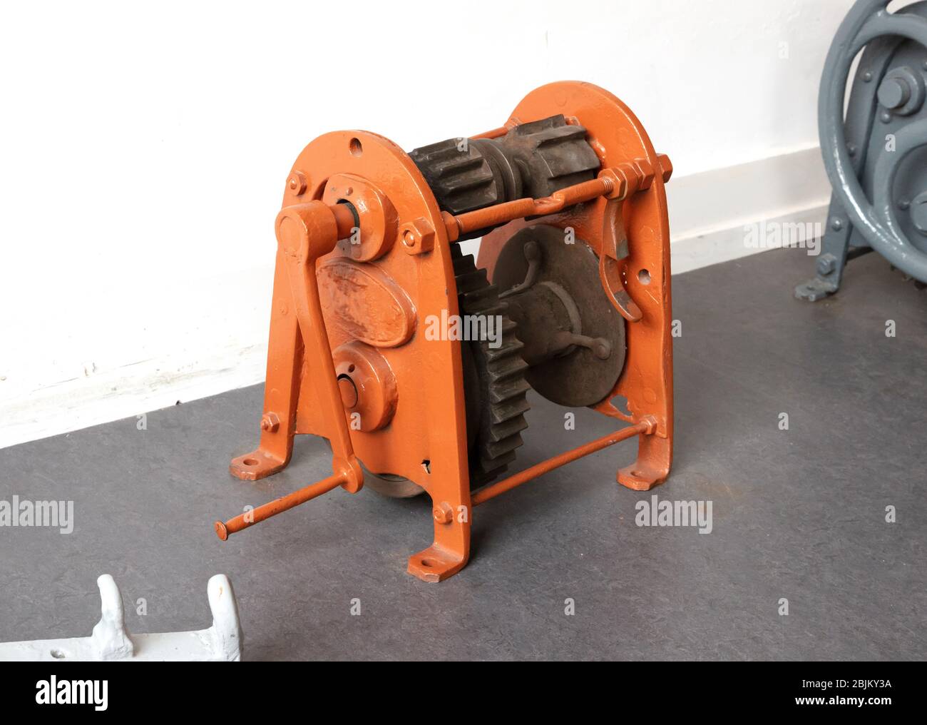 Old vintage metal winch hi-res stock photography and images - Alamy