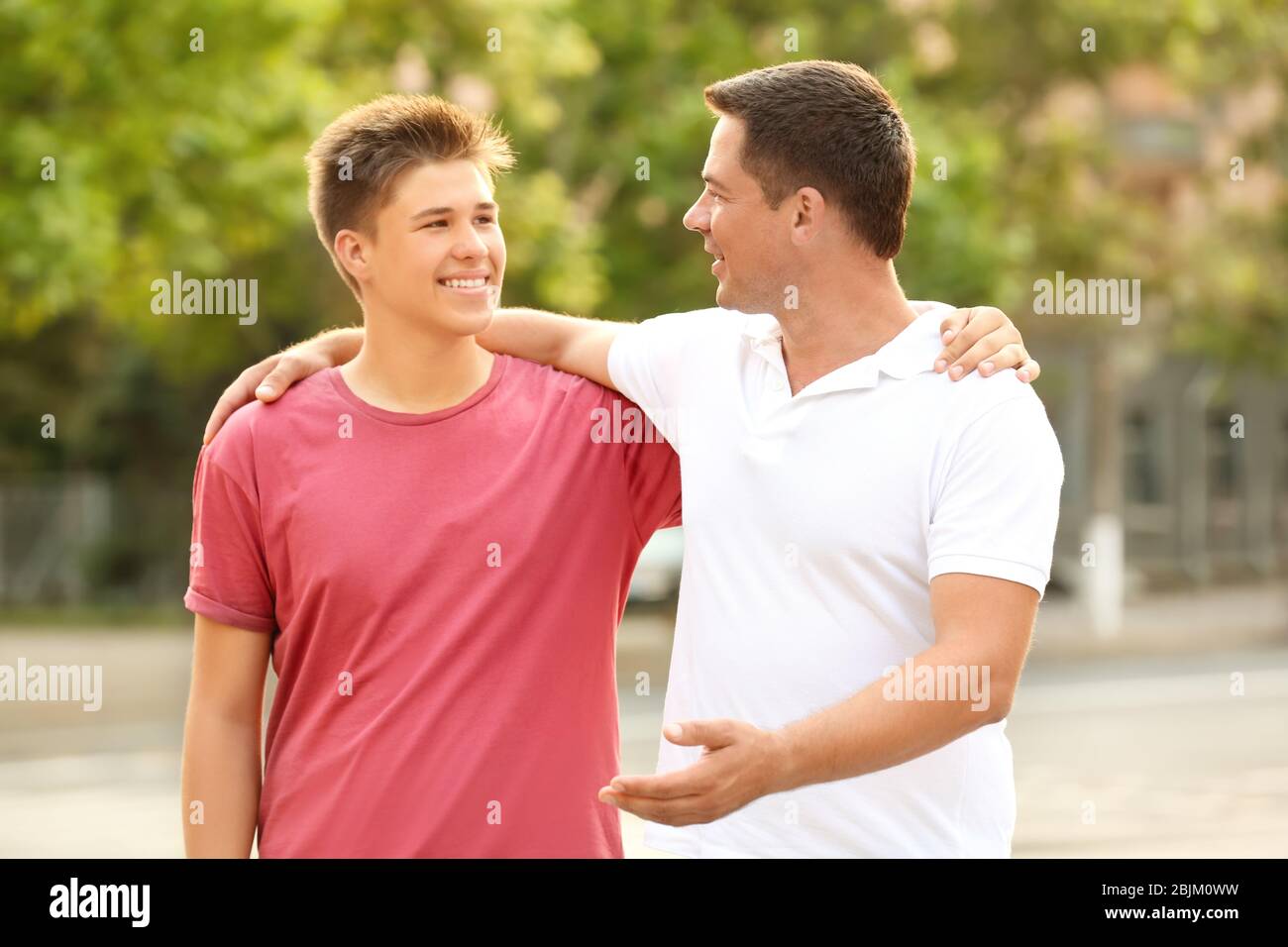 Father son conversation teenager hi-res stock photography and images ...