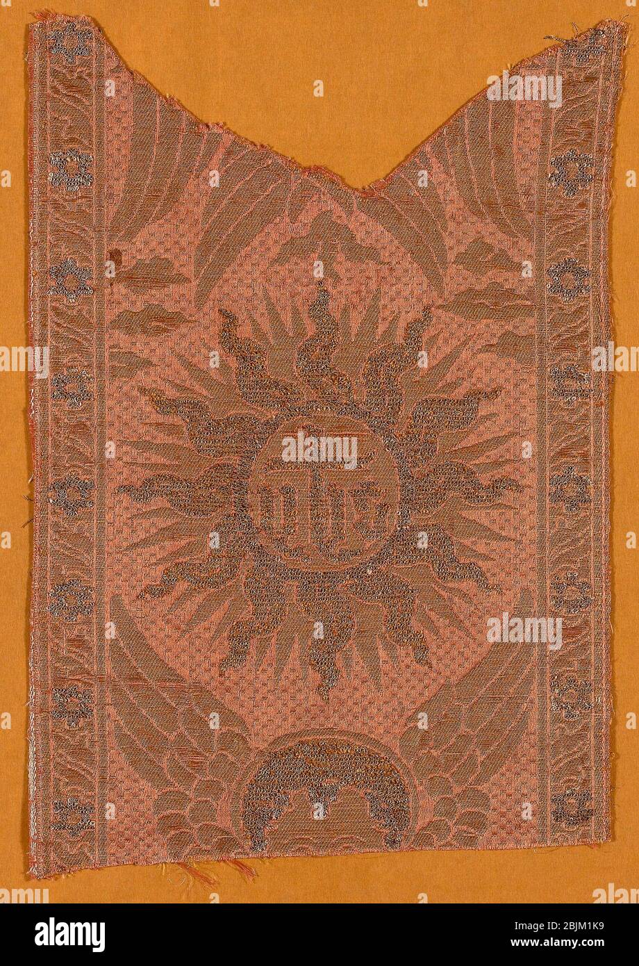 Silver gilt strips wound hi-res stock photography and images - Alamy