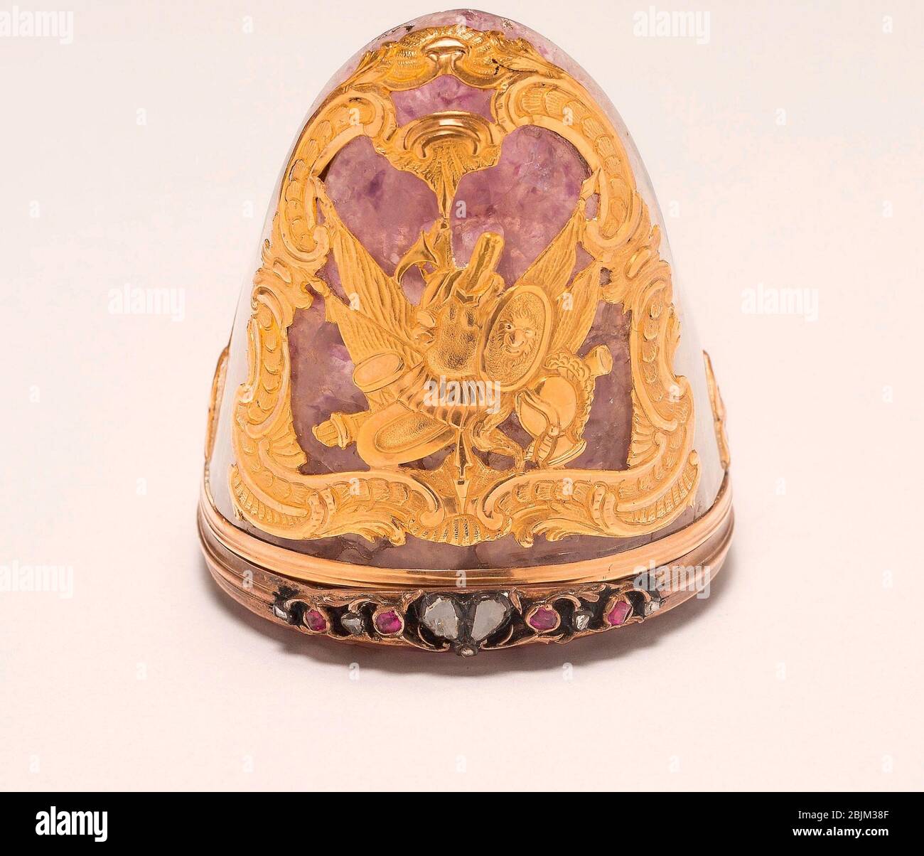 Gold rubies hi-res stock photography and images - Alamy