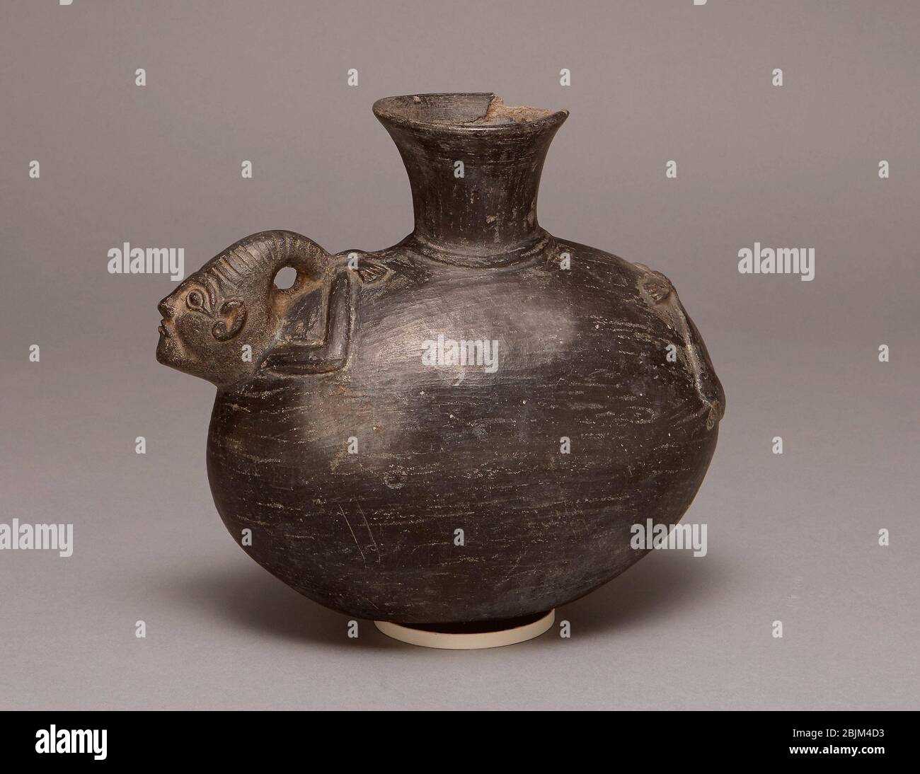 Ceramic legs hi-res stock photography and images - Alamy