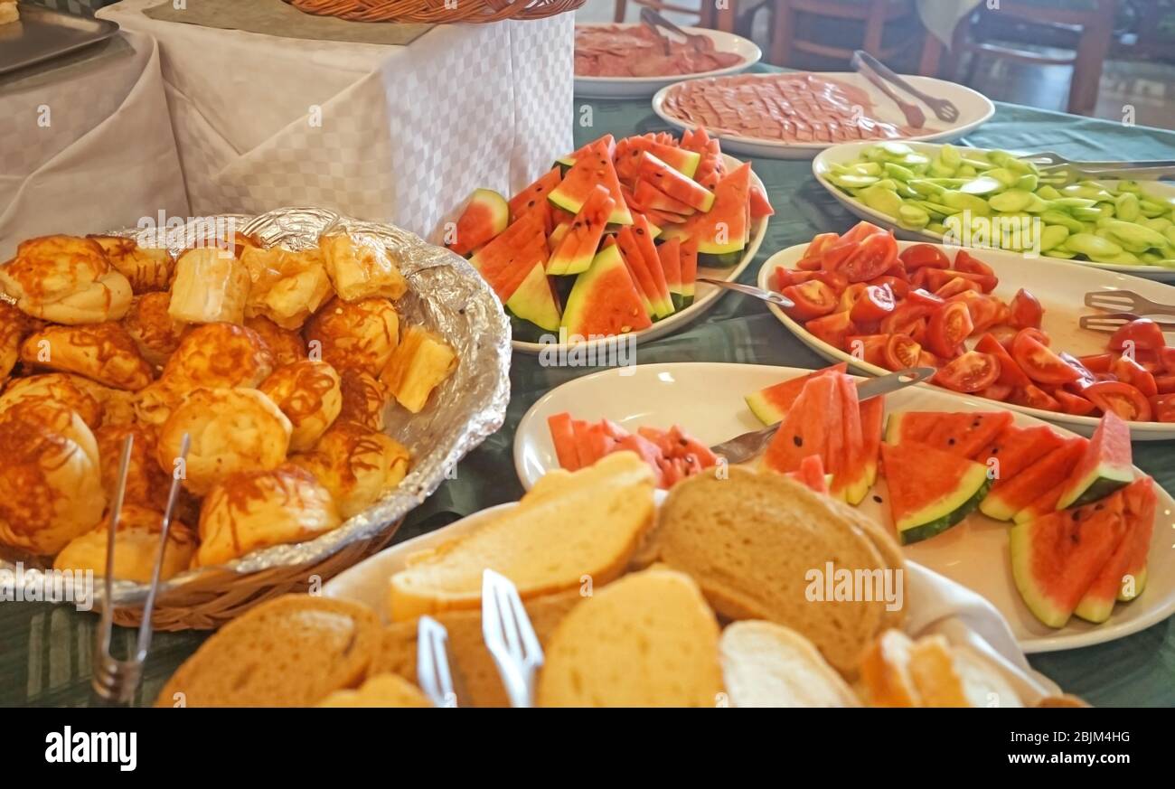 Buffet serving buns hi-res stock photography and images - Alamy