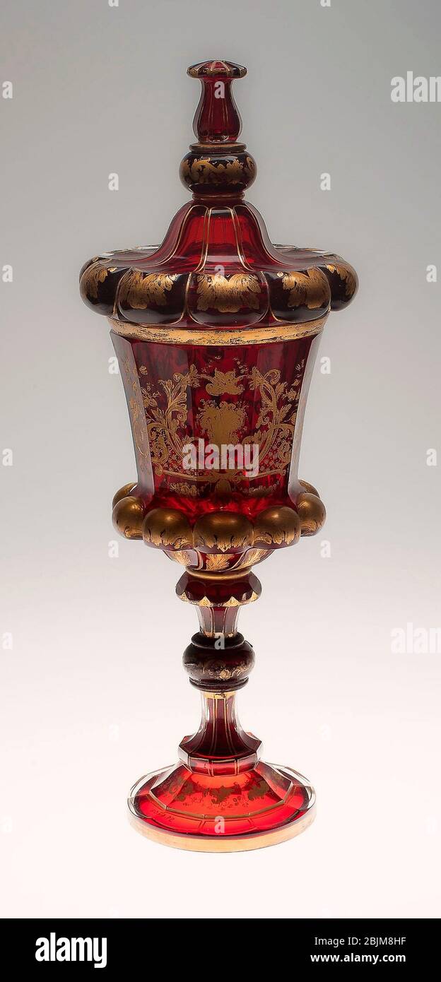 Gold ruby glass hi-res stock photography and images - Alamy