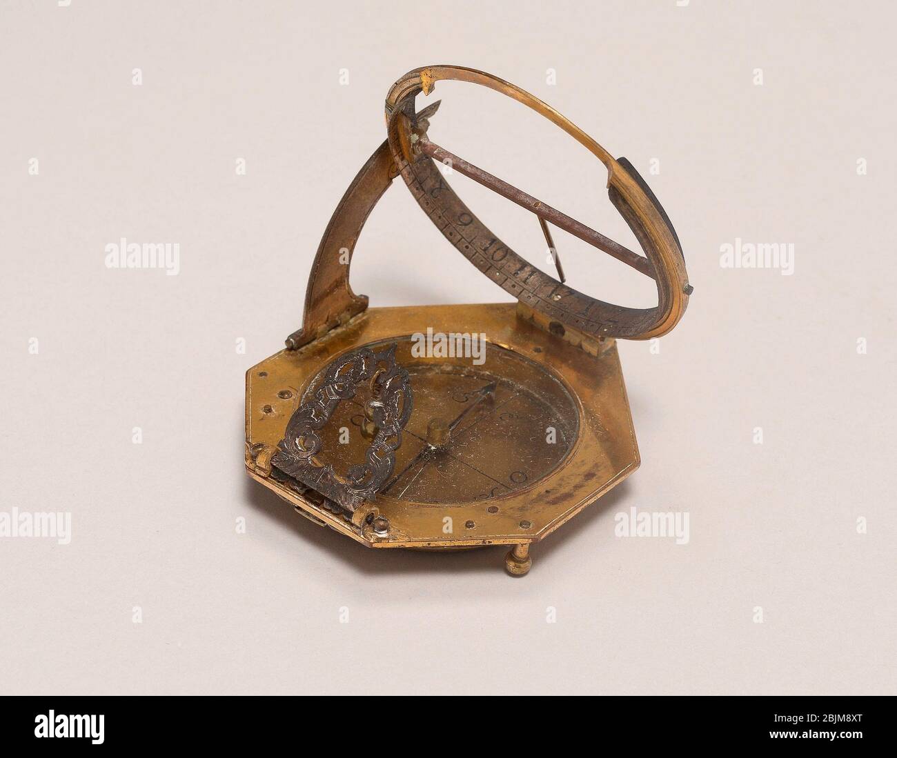 17th century sundial hi-res stock photography and images - Alamy