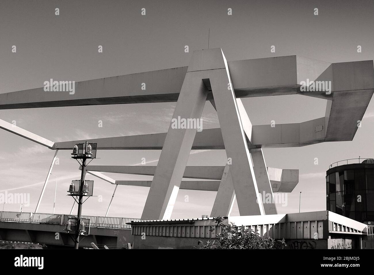 Twin Lift Road Bridges High Resolution Stock Photography and Images - Alamy