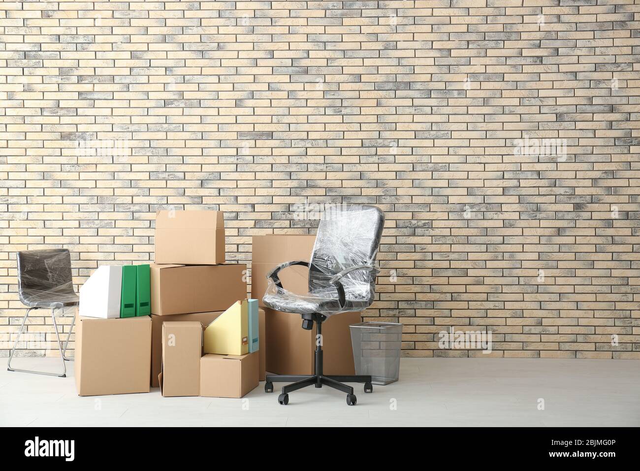 Office chairs new unpacking hi-res stock photography and images - Alamy