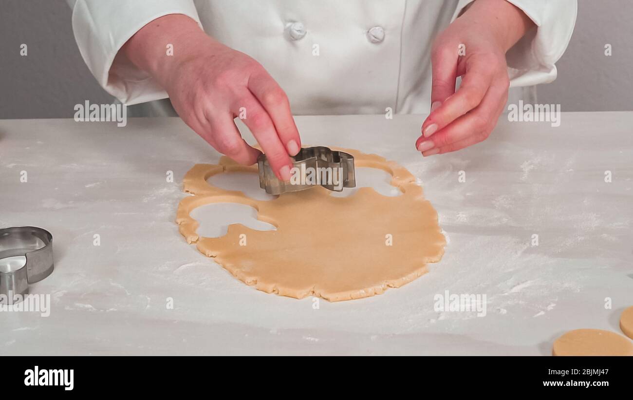 Step step cutting sugar hi-res stock photography and images - Alamy