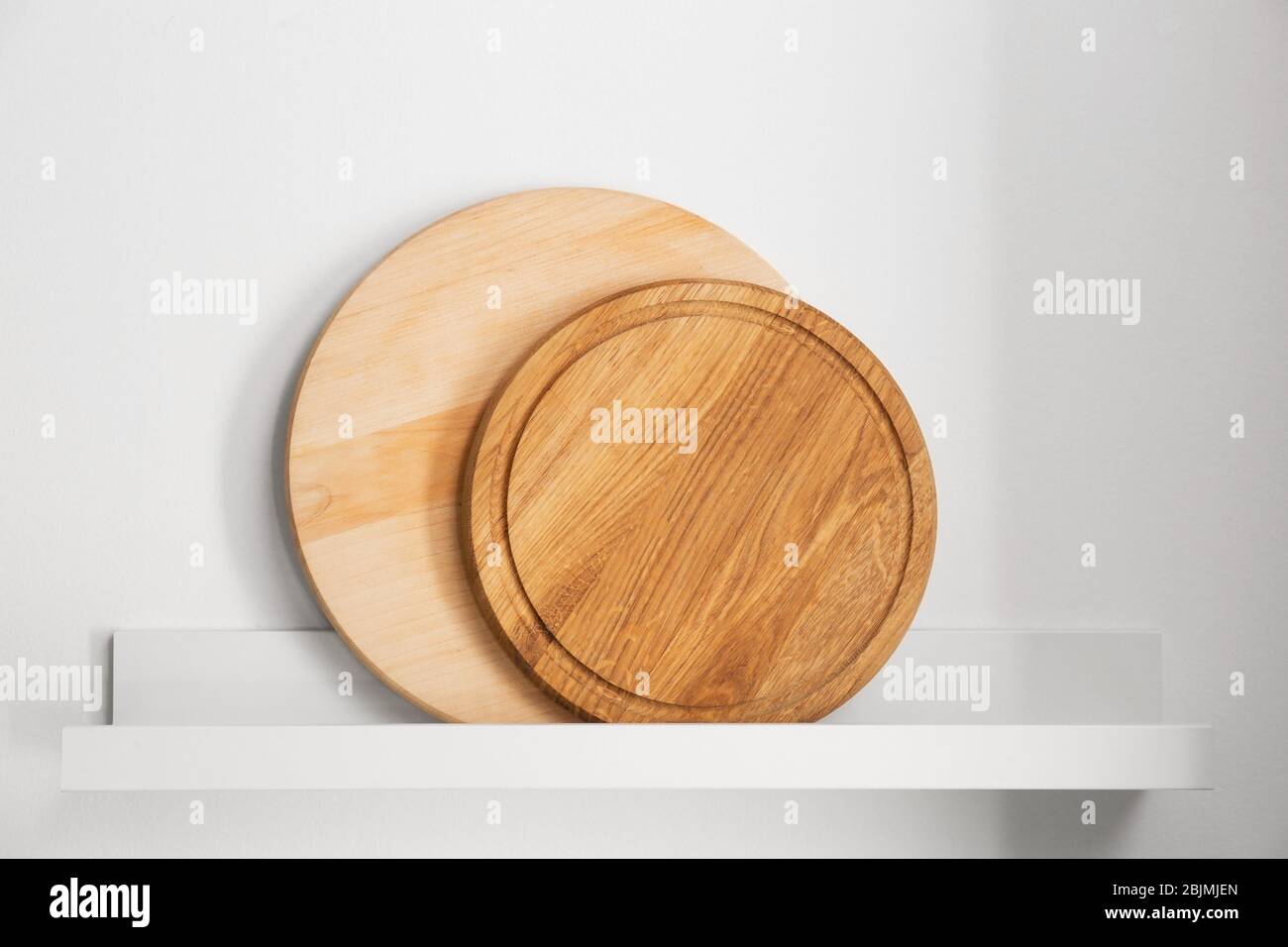 Round boards hi-res stock photography and images - Alamy