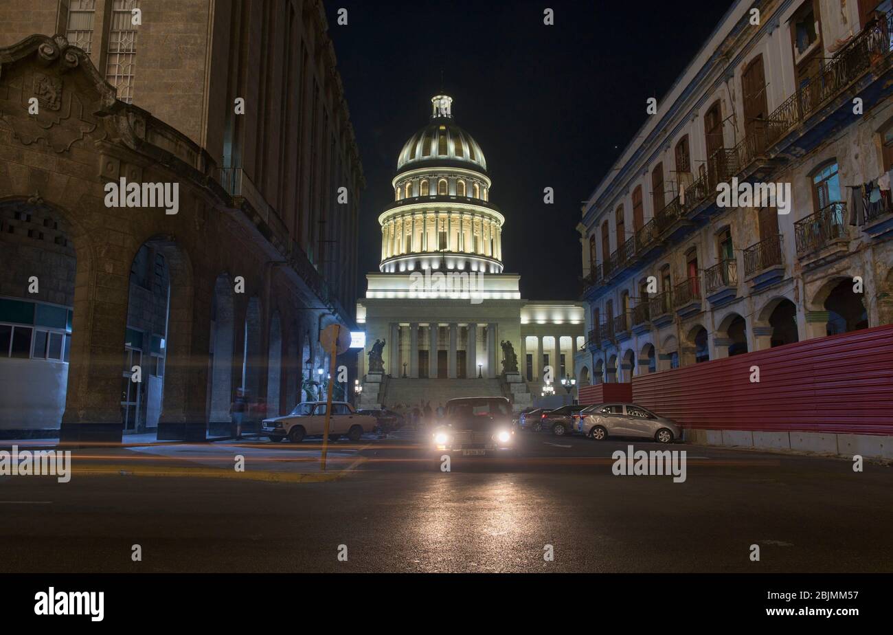 Havana night hi-res stock photography and images - Alamy
